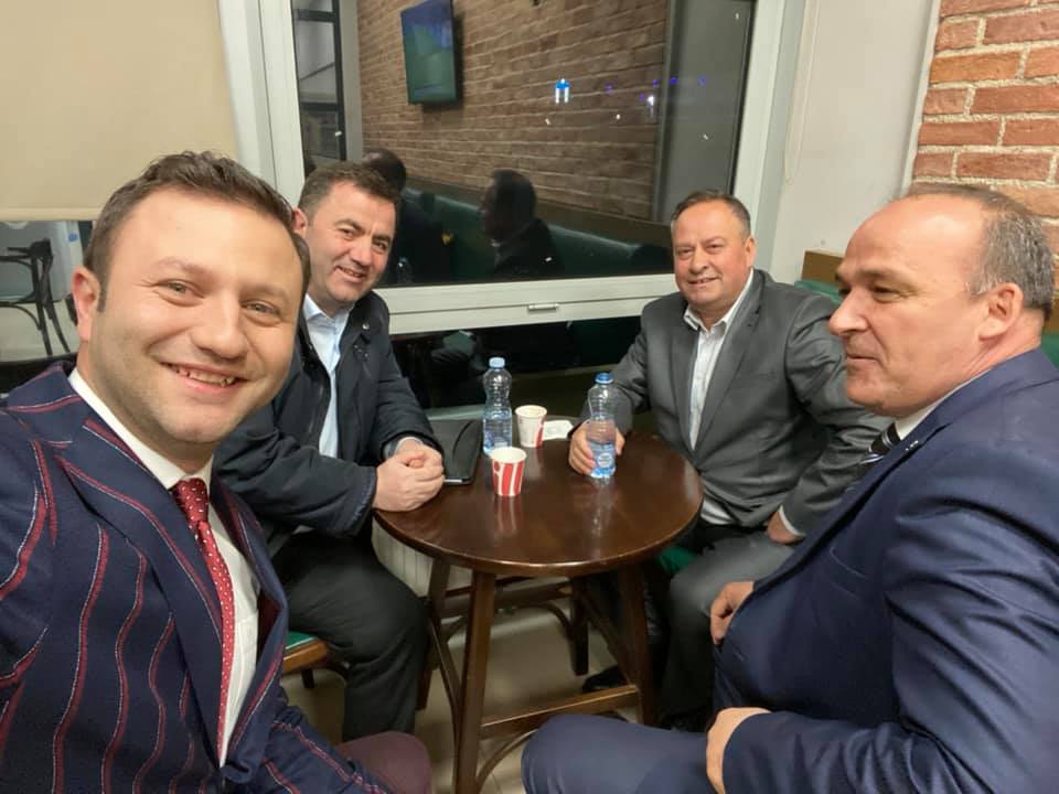 Kush i bashkoi kandidatët për kryetar të Podujevës? |PAMJE - Podujeva PRESS