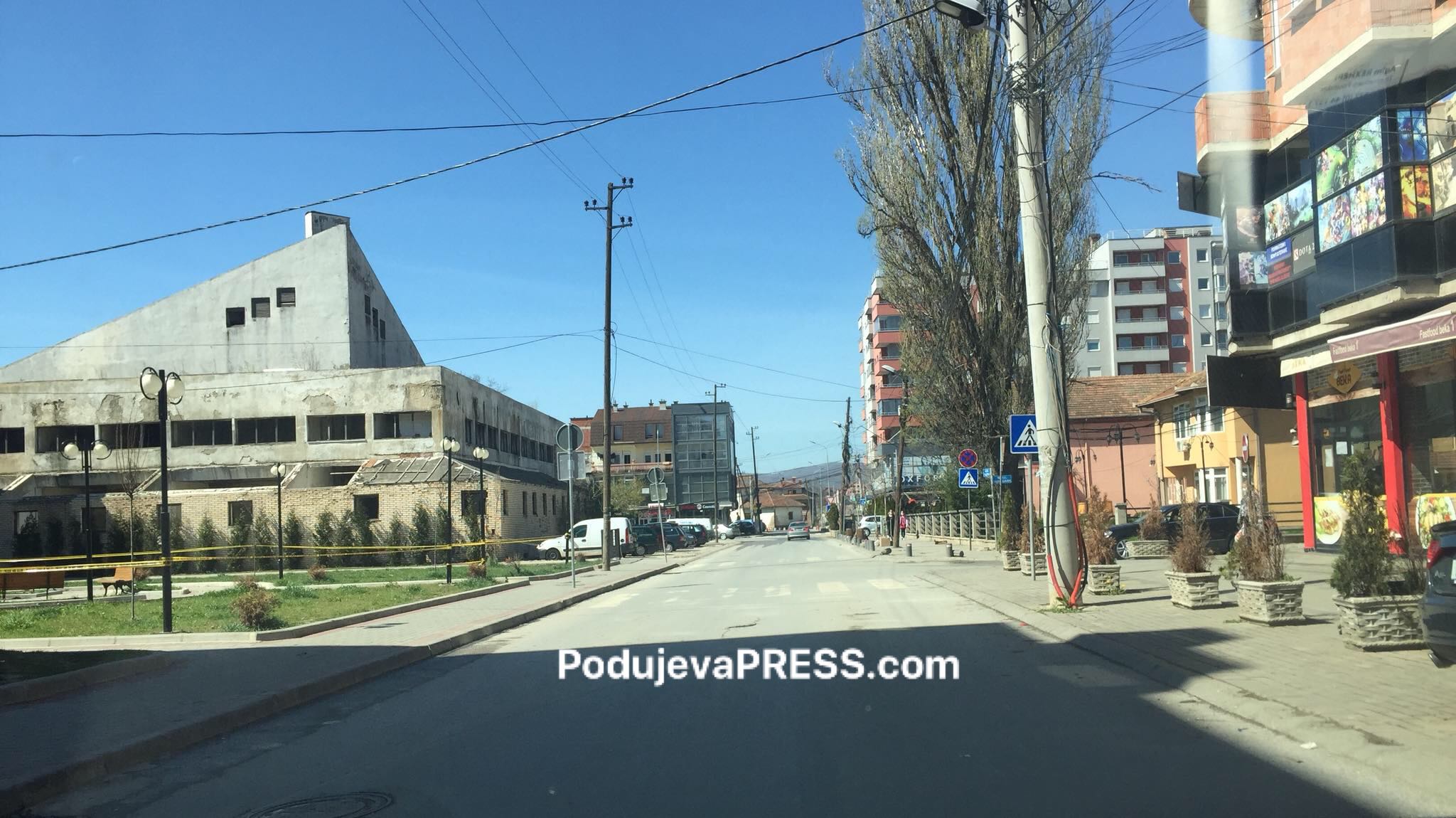 Podujeva është shëndërruar në qytet fantazmë, ja si duken sot rrugët e ...