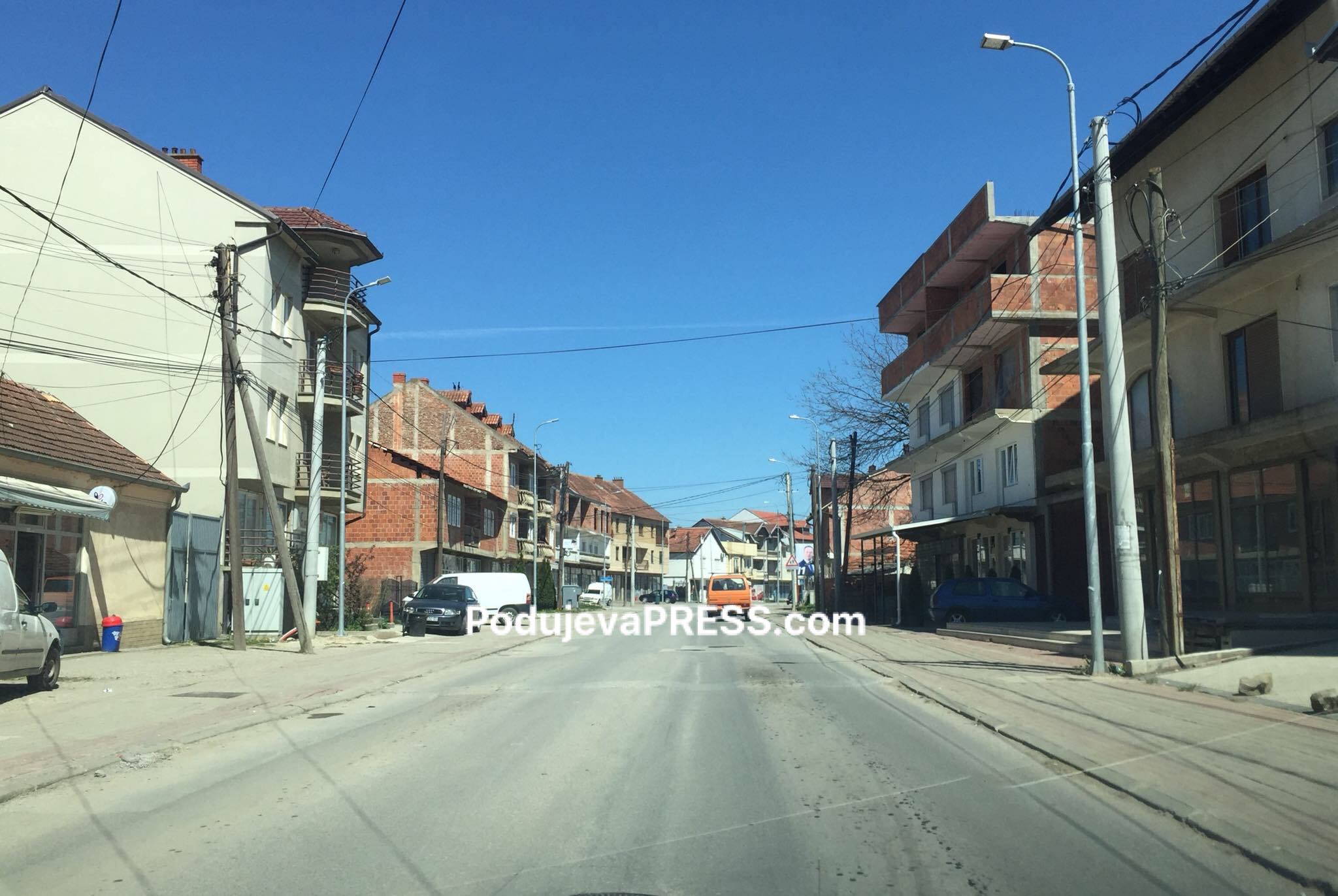 Podujeva është shëndërruar në qytet fantazmë, ja si duken sot rrugët e ...